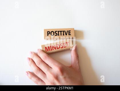 Positive Mindset symbol. Concept words Positive Mindset on wooden ...