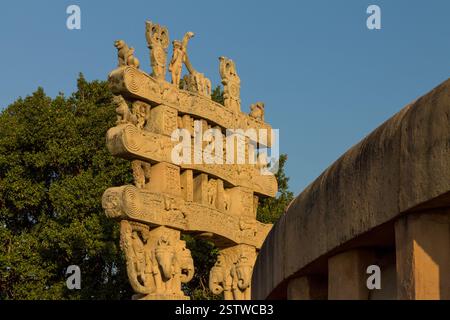 North gateway of Great the Stupa at Sanchi Stock Photo - Alamy