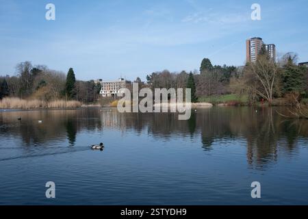 The Vale lake, Birmingham University, Edgbaston, Birmingham, UK Stock ...