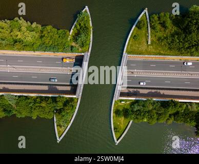 Aquaduct Veluwemeer: A Dutch Bridge Through the Water Stock Photo - Alamy