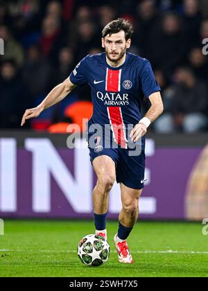 Khvicha Kvaratskhelia of PSG during the UEFA Champions League Quarter ...