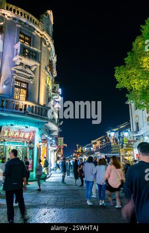 Hangzhou, China, Crowd Chinese Tourists Visiting in City Center ...