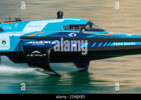 Team Miami piloted by Anna Glennon compete during qualifying in the UIM ...