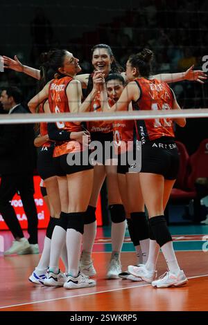 ISTANBUL, TURKIYE - FEBRUARY 09, 2025: Dana Rettke serves during Turk ...