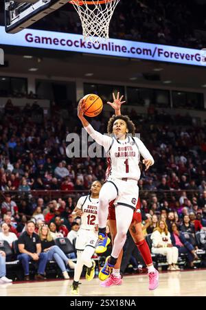 South Carolina guard Maddy McDaniel (1) runs the ball down court during ...