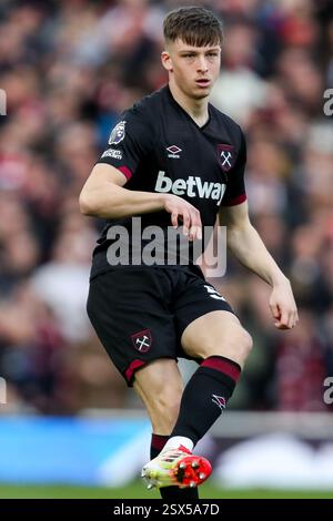 Ollie Scarles of West Ham United during the West Ham United FC v ...