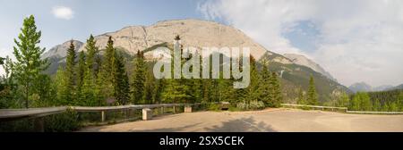Ashlar Ridge, Jasper National Park, Alberta, Canada Stock Photo - Alamy