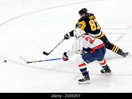 Washington Capitals defenseman Matt Roy (3) in action during the second ...
