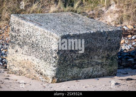 Tank traps on Northumberland Beach Stock Photo - Alamy