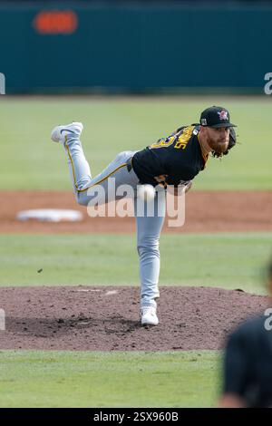 Pittsburgh Pirates pitcher Mike Burrows delivers during the first ...