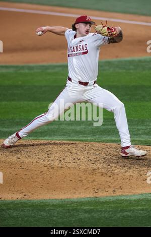 Arkansas pitcher Carson Wiggins (44) throws a pitch against Little Rock ...