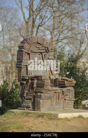 'Dem ungelesenem Buche' designed by Liesel-Metten-Schule 2020, throne ...