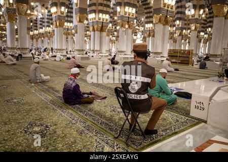 Medina, Saudi Arabia - July 3, 2024: Hajj and Umrah pilgrims and doves ...