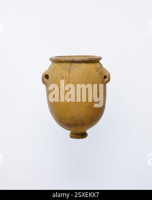Egyptian Pre-Dynastic Pottery from Naqada Stock Photo - Alamy