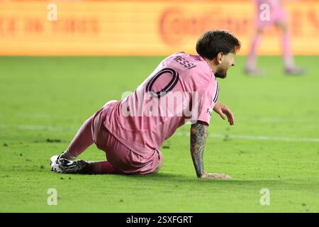 FORT LAUDERDALE, FLORIDA - FEBRUARY 22: Lionel Messi #10 of Inter Miami ...