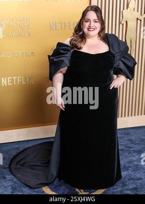 Jessica Gunning arrives at the 31st annual Screen Actors Guild Awards ...