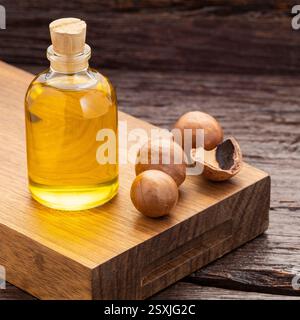 Macadamia integrifolia - Natural oil and macadamia nuts Stock Photo - Alamy
