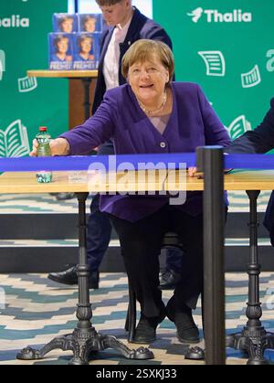 Angela Merkel presents her autobiography "Freedom" in Vienna and gives ...