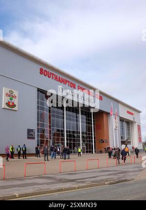 St Mary’s Stadium in Southampton , Hampshire , home ground of ...