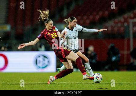 Zweikampf Jule Brand (Deutschland, 22), Jonna Andersson (Schweden, 2 ...