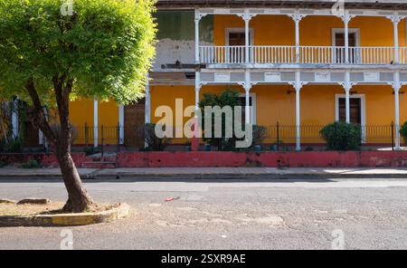 Traditional colorful colonial architecture of Granada at sunset ...