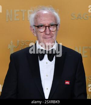 Jonathan Pryce attends the 31st Annual Screen Actors Guild Awards at ...