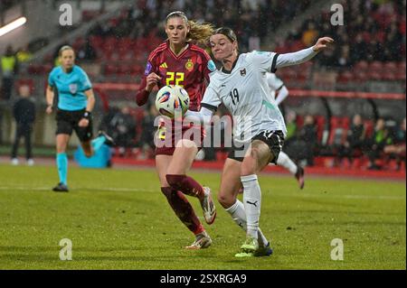 Jule Brand (22; Deutschland) zeigt nachdenkliche Haltung nach ...