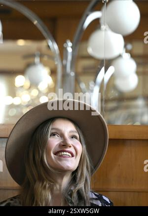 The cabaret artist Malarina (Marina Lackovic) during an interview with ...