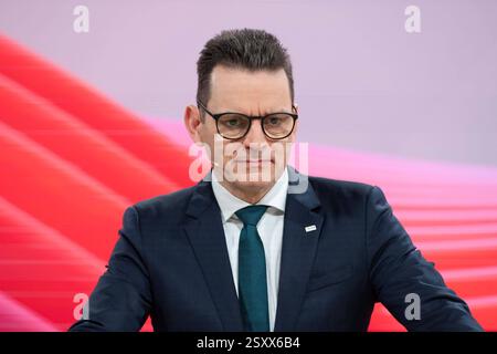 Leonhard BIRNBAUM, Vorstandsvorsitzender CEO, Bilanzpressekonferenz der ...