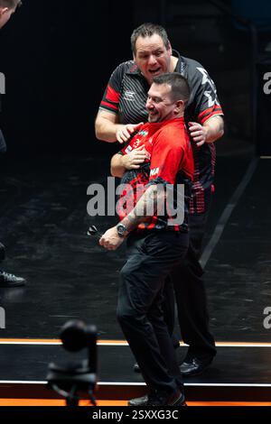 Jonny Clayton aka The Ferret (Wales) visiert das Board an und setzt zum ...