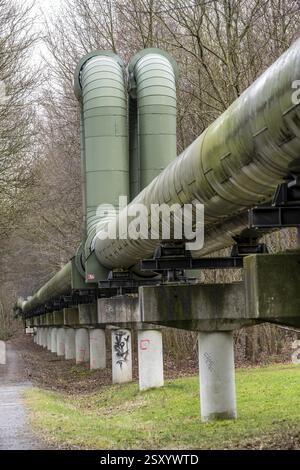Iqony district heating pipes in Gelsenkirchen, U-shaped expansion bend ...