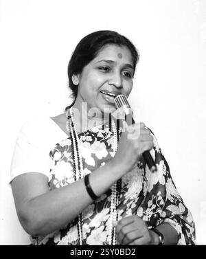 Indian bollywood singer, asha bhosle, mumbai, maharashtra, india, asia ...