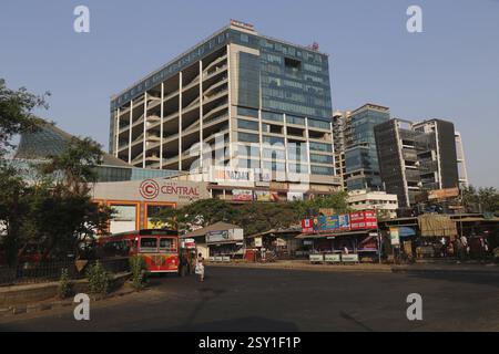 Big bazaar mall opposite vashi railway station, Navi Mumbai ...