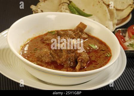 Non veg food Mutton and rotis Stock Photo - Alamy