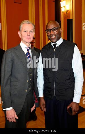 Joe Chialo bei der Verleihung der Würde einer Ehrenbürgerin von Berlin ...