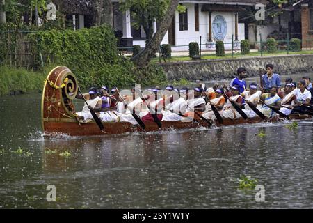 Snake boats Racing in Punnamada Lake at Alleppey Kerala India Stock ...
