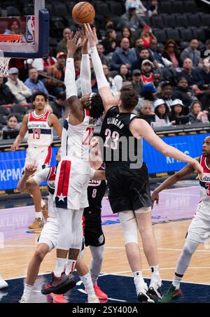 Portland Trail Blazers center Donovan Clingan (23) dunks on Dallas ...