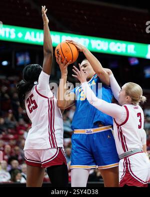 UCLA center Lauren Betts, right, tries to get around LSU forward Sa ...