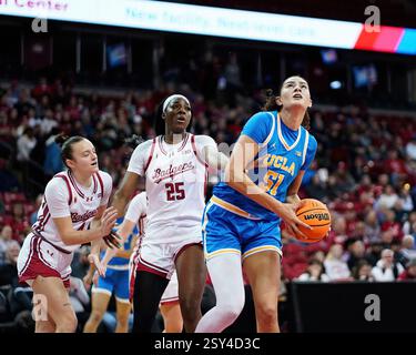 UCLA center Lauren Betts, left, drives against Southern forward Sky ...