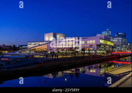 South-east aspect of Oslo Opera House (Operahuset) at dusk in winter ...