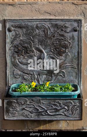 Witches Well, Edinburgh Castle Esplanade Stock Photo - Alamy