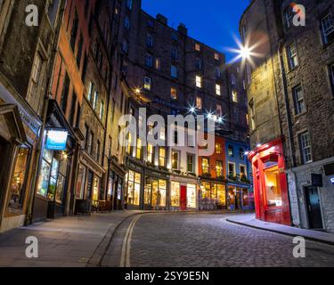 Edinburgh, UK - February 15th 2023: A Bagpiper in traditional uniform ...