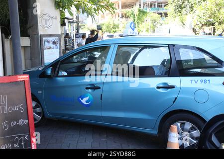 Bluebird taxi in Sanur, Bali, Indonesia Stock Photo - Alamy