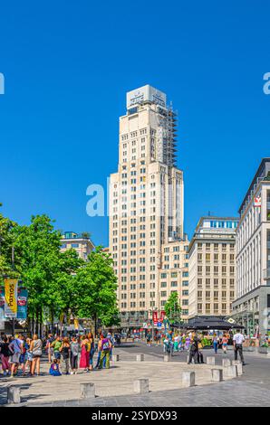 The Boerentoren, "Farmers' Tower", the KBC Tower, an historic high-rise ...
