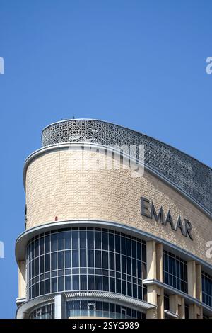 Emaar Properties logo on building. Dubai, UAE - 1 NOV 2023 Stock Photo ...