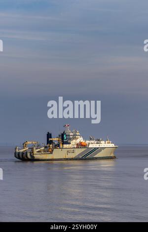 Cable layer Decisive heading for Avonmouth docks Stock Photo - Alamy