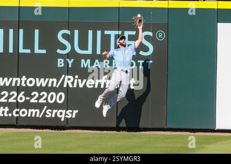 Pittsburgh Pirates Billy Cook (25) running the bases during an MLB ...