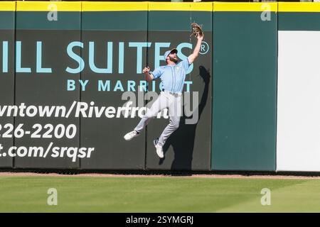 Pittsburgh Pirates Billy Cook (25) leads off first base during an MLB ...