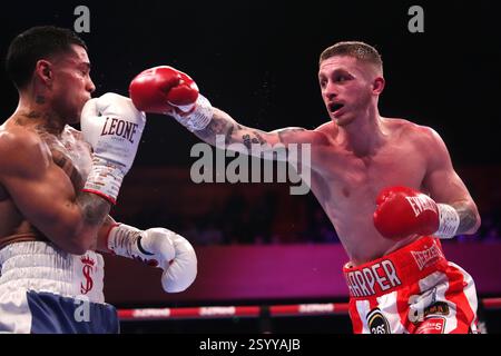 Ryan Garner (right) in action against Salvador Jimenez in the EBU ...