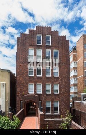 Edgewater, Art Deco Apartments and Residential Buildings, Elizabeth Bay ...